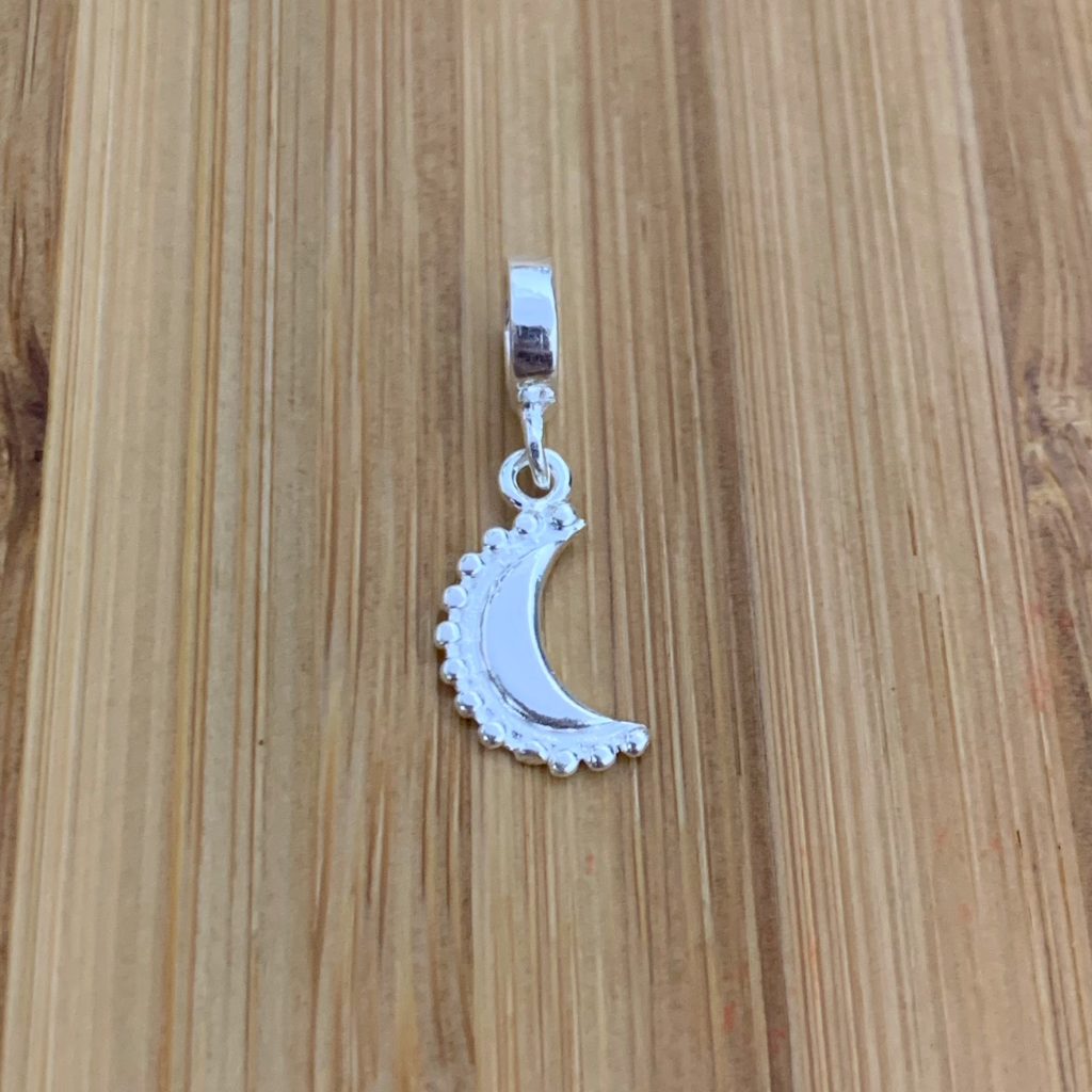 Berloque Lua Pontilhada - Plínio Joias